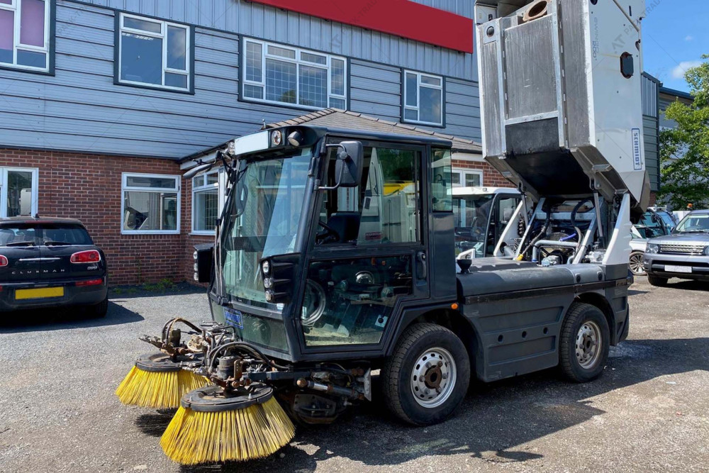 Schmidt Compact 200 Compact Sweeper 2018 y. 5919 m/h. - Buy in Ukraine